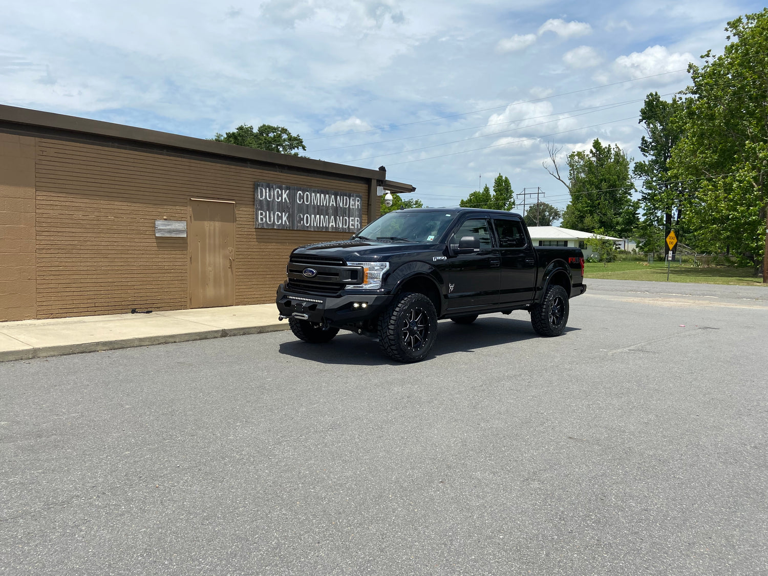 Ford Buck Truck – ROC Truck
